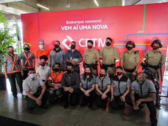 CPTM marca seus 30 anos com novos uniformes e avisos sonoros - Metrô CPTM