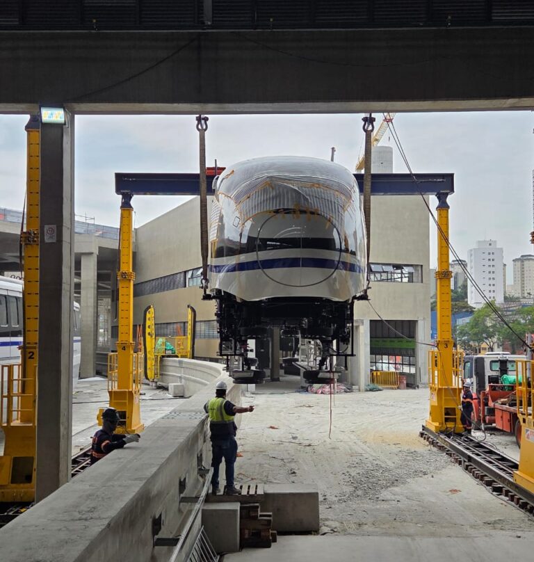 Metrô recebe oitavo trem da Linha 17-Ouro - Metrô CPTM