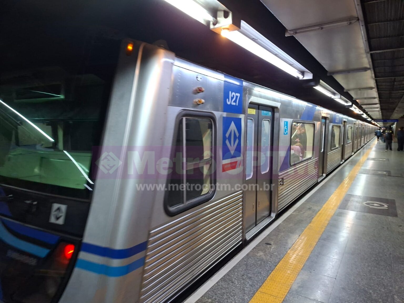 Falha em trem afetou circulação da Linha 1-Azul na manhã desta segunda ...